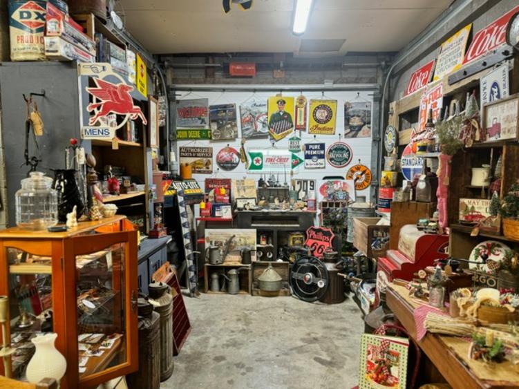 Highway 40 Mercantile in Clayton Indiana Offers Vintage Treasures ...