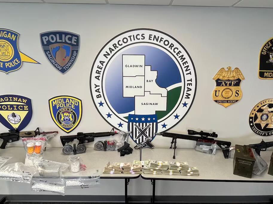 MSP seizes guns, ammo, pills from Saginaw residence