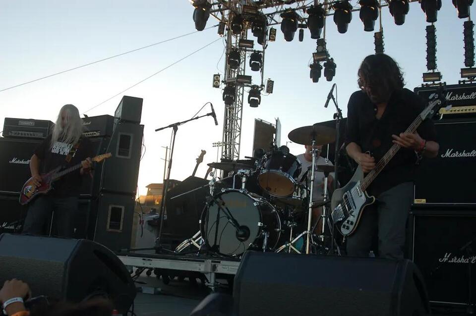 J Mascis Covers Minutemen’s “Formal Introduction” and Mike Watt Covers ...