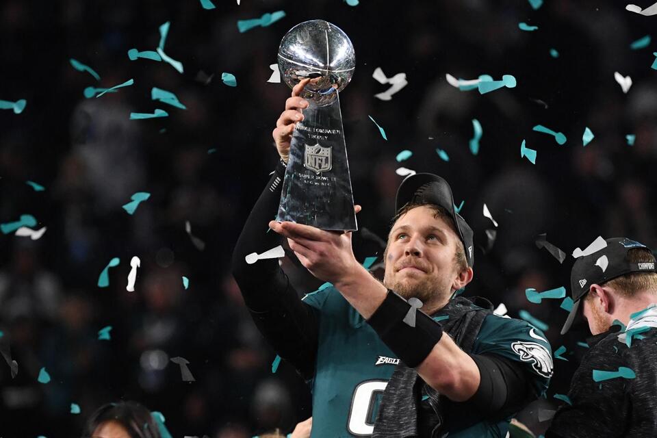 The Worst Quarterbacks to Start in a Super Bowl - NewsBreak