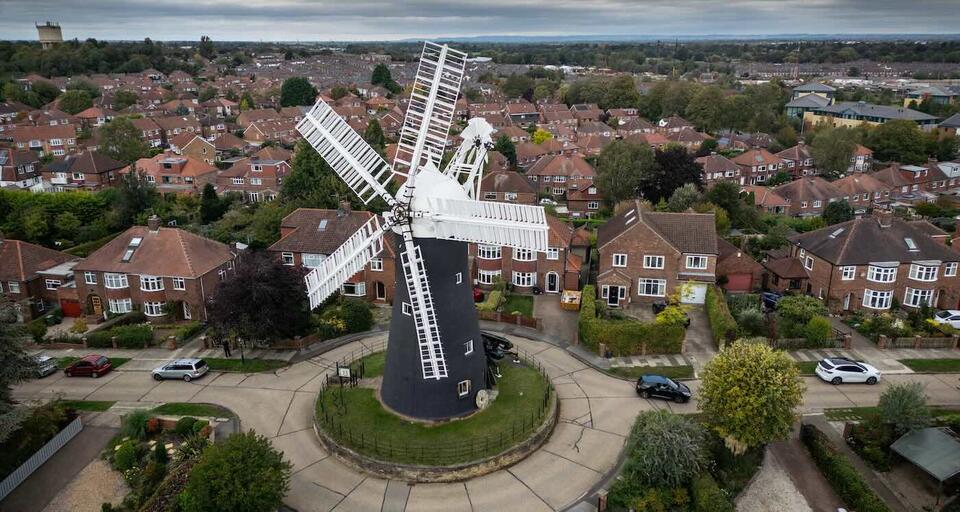 Britain’s Oldest Working Brick Windmill Still Spinning After 250 Years ...