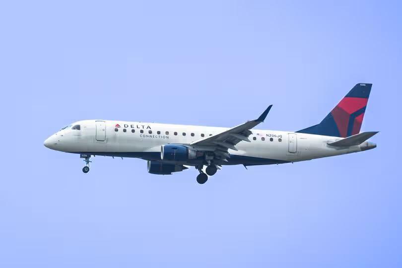 Delta flight forced to abort landing in terrifying near-miss at Boston ...