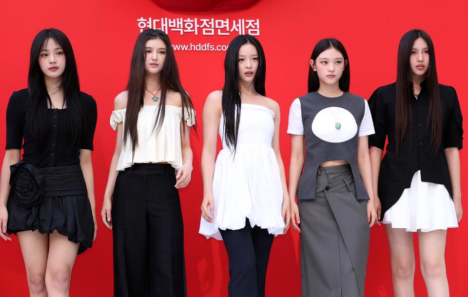 NewJeans remake iconic ’80s Coca-Cola ad with ‘I Feel Coke’ - NewsBreak