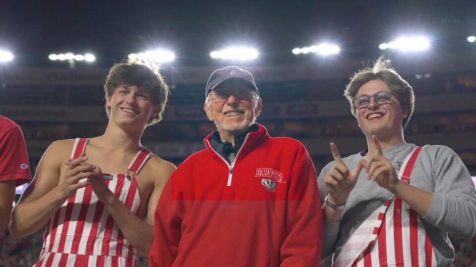 Badgers honor Sgt. Jack Postlewaite, U.S. Army veteran, at Camp Randall ...