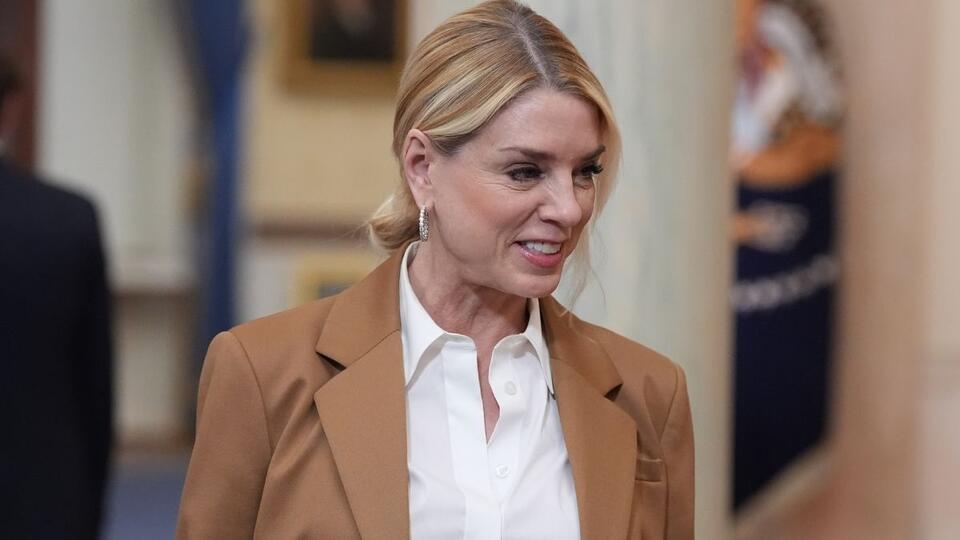 Pam Bondi Confirms Thyroid Cancer Diagnosis Ahead of Epstein Probe ...