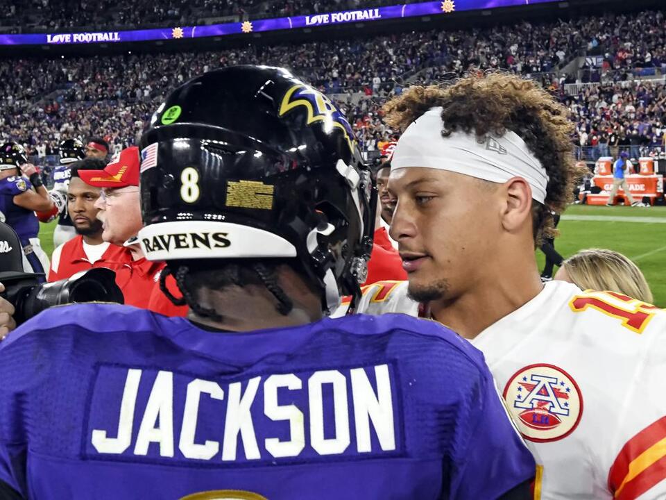 Patrick Mahomes welcomes first playoff matchup vs. Lamar Jackson