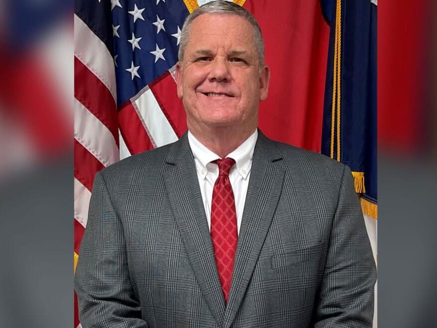 Uvalde Mayor Resigns Abruptly, Citing Medical Concerns