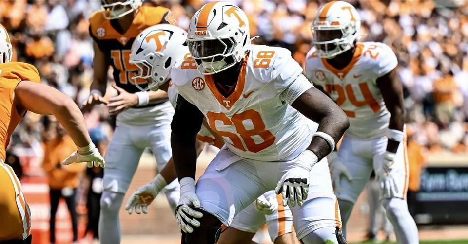 Minnesota earns a transfer commitment from former Tennessee offensive ...