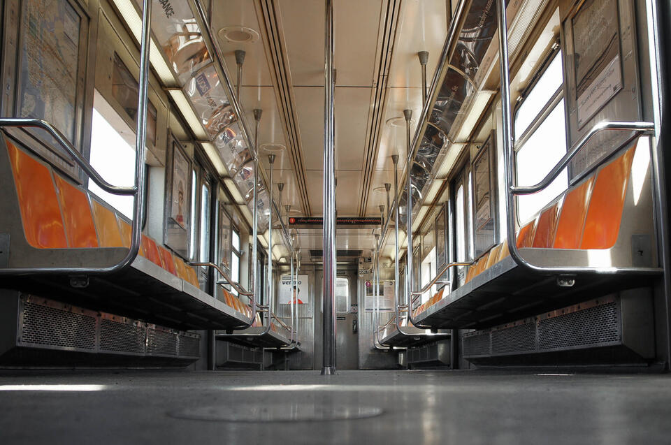 Man Punched In Face During Dispute On Southbound N Train In Brooklyn Newsbreak
