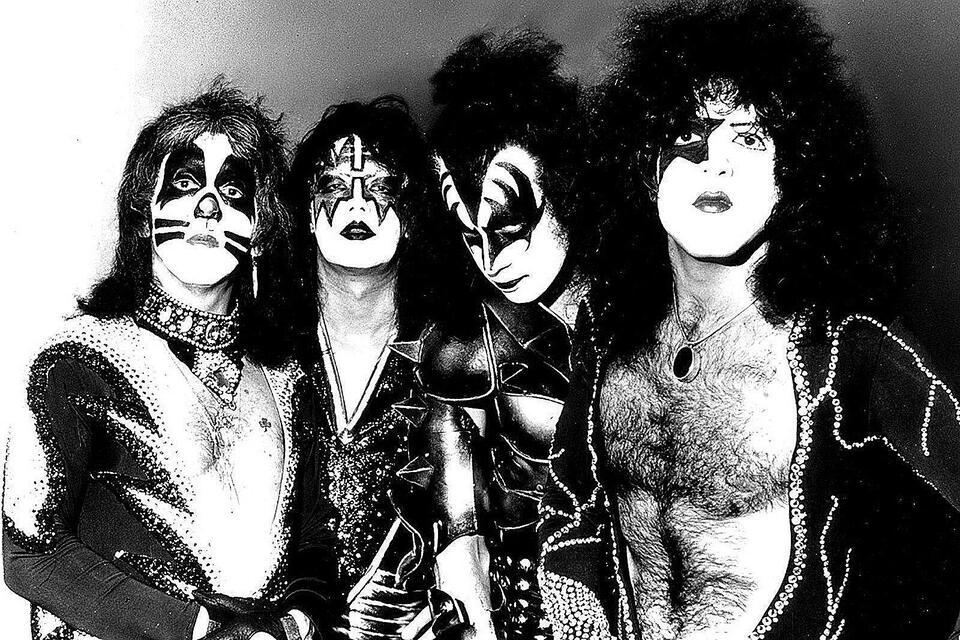 Gene Simmons Says Peter Criss 'Had Nothing to Do' With 'Beth' - NewsBreak