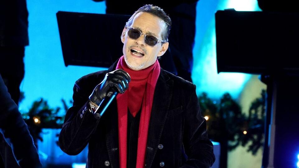 Marc Anthony Memes Are Flowing Thanks to Brooklyn Beckham’s Instagram ...