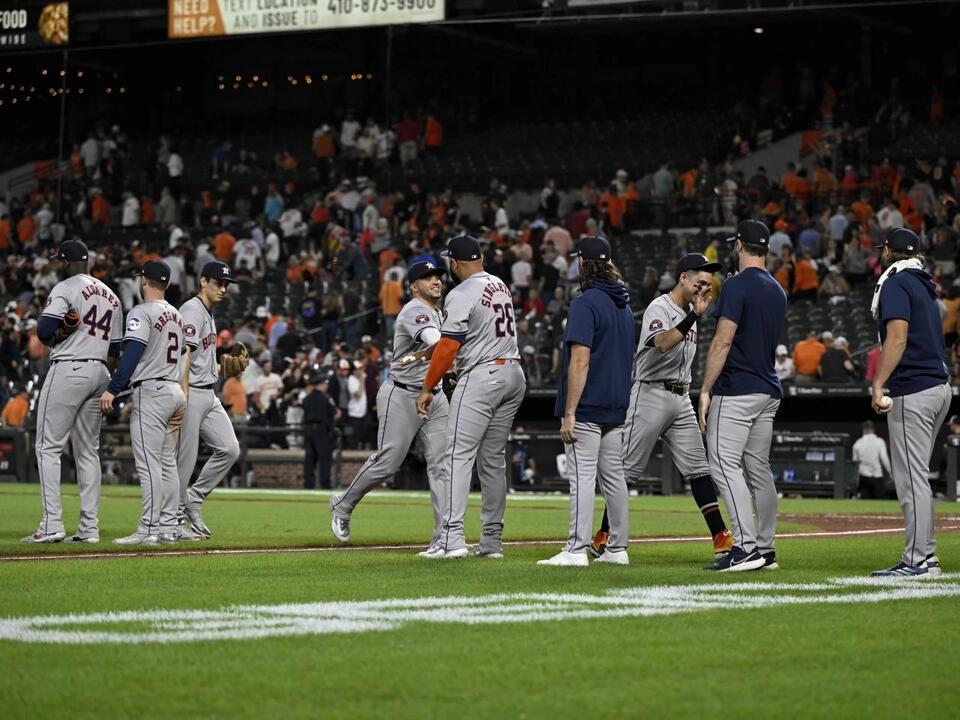 After Mariners fire their manager, the Astros extend their lead over ...