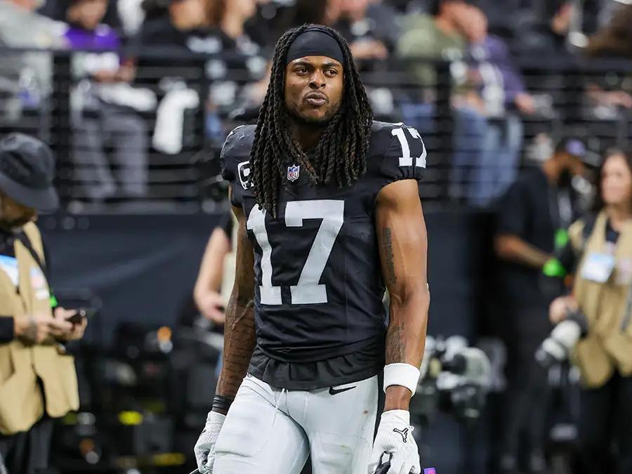 Davante Adams Makes Uncharacteristic Move Following Raiders’ Historic Loss Davante Adams Makes Uncharacteristic Move Following Raiders’ Historic Loss