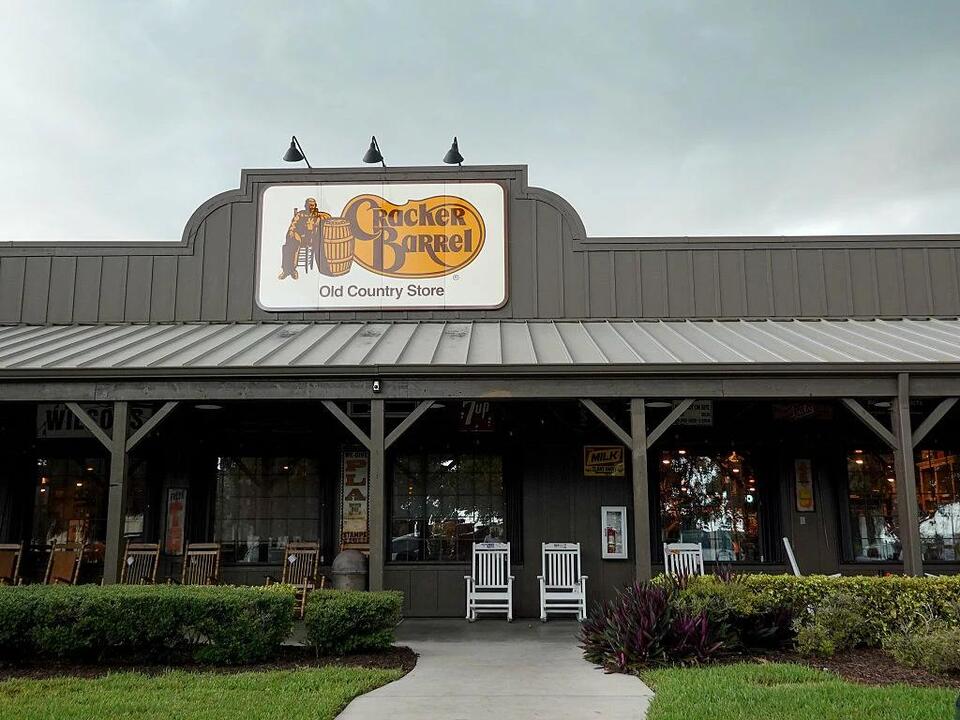 Employee Claims Racial Discrimination At Alabama Cracker Barrel - NewsBreak
