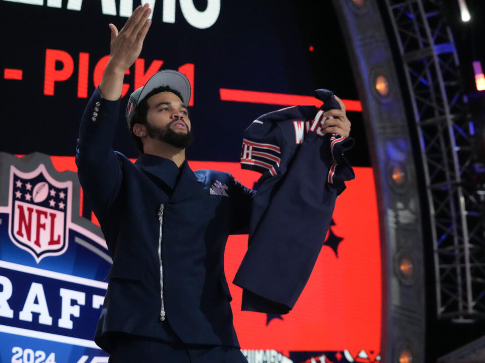 Caleb Williams' Golden Arm Dazzles at Bears' Practice