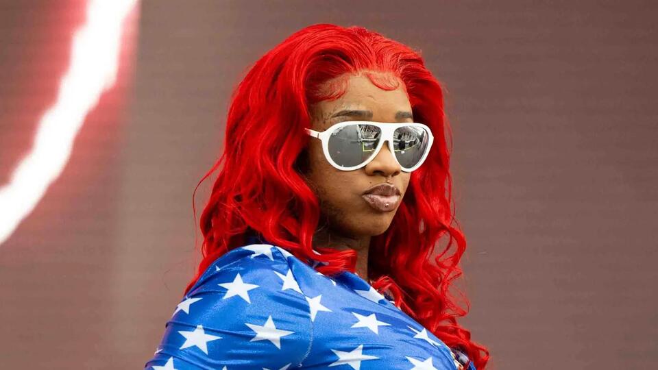 Watch Sexyy Red Appear in a Promo With Trick Williams, Hit a Split, and ...