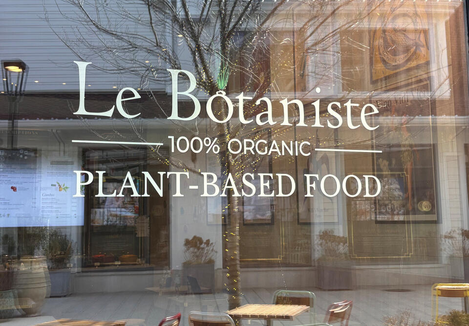 What's on the menu at Le Botaniste? Belmont Park Village's new ...