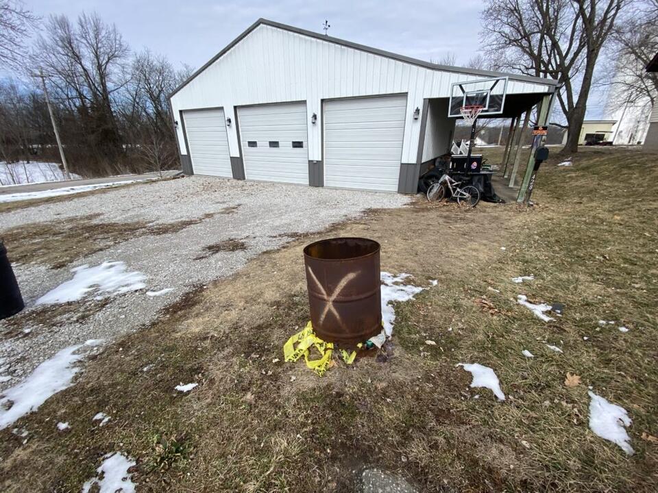 Aftermath of a shoot-out: Paris, Mo., neighbors remain friendly, but ...