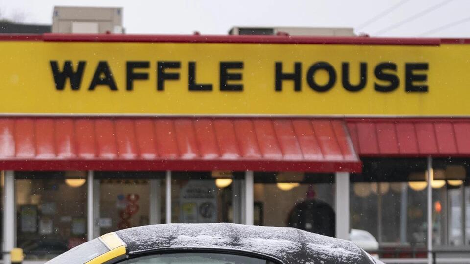 Waffle House locations in 4 states close due to 'Code Red' winter ...