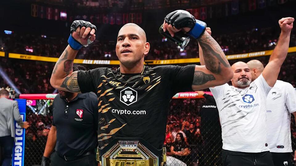 'Best Brazilian fighter to ever exist': Alex Pereira's unreal KO of ...