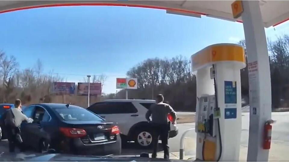 She Swallowed 15 Bags of Fentanyl as Officers Closed In, Bodycam Shows ...