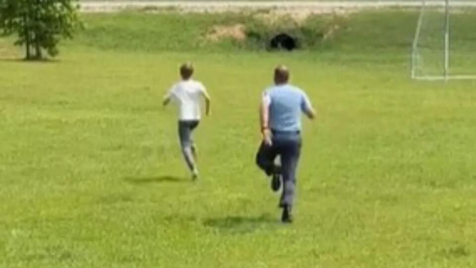 12-Year-Old Challenges State Trooper Dad To A Foot Pursuit Chase & The ...