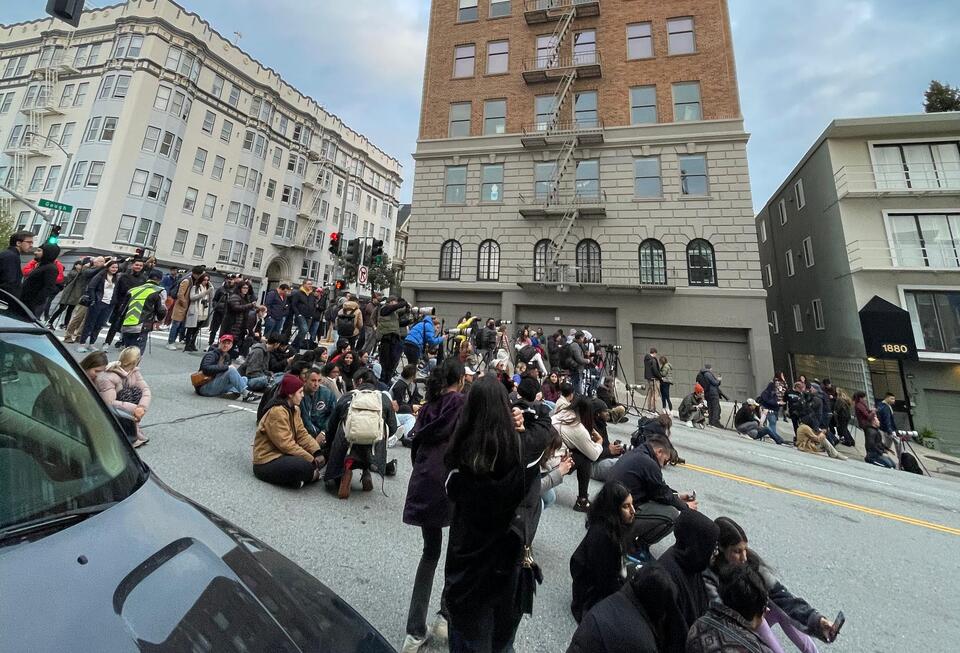 Dozens Gather Early Saturday Morning to Catch Rare "California-Henge ...