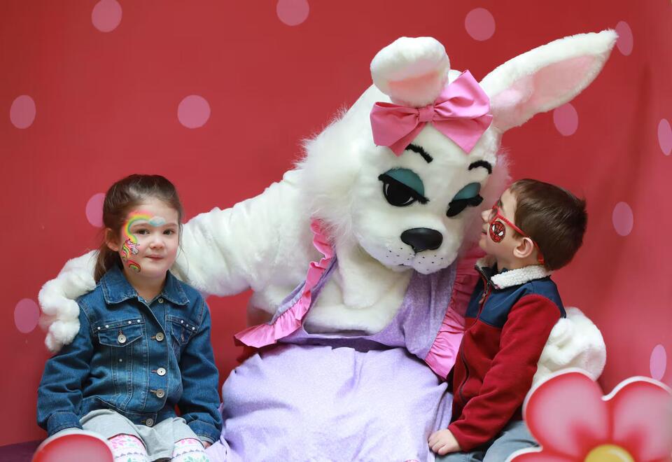 Easter Bunny Tracker 2026: Follow the Easter Bunny as he delivers eggs ...