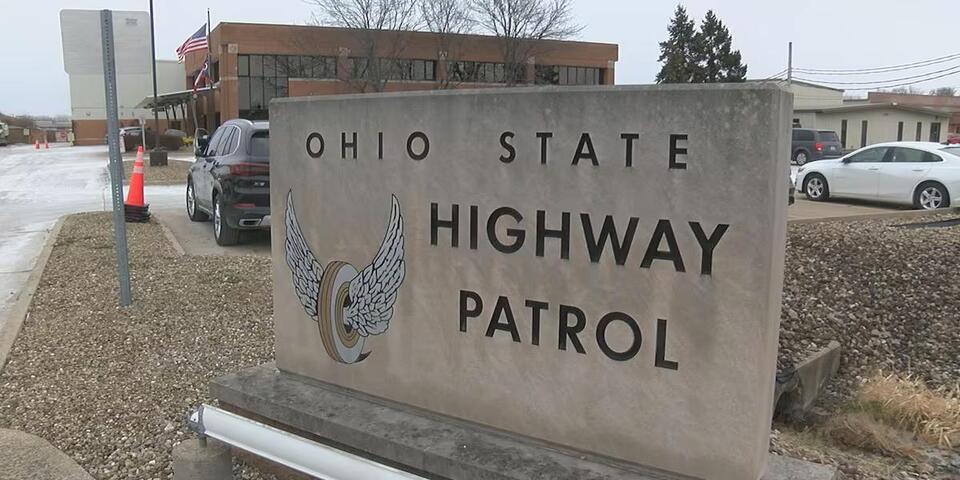 Man dies after car crash in Stark County: OSHP - NewsBreak