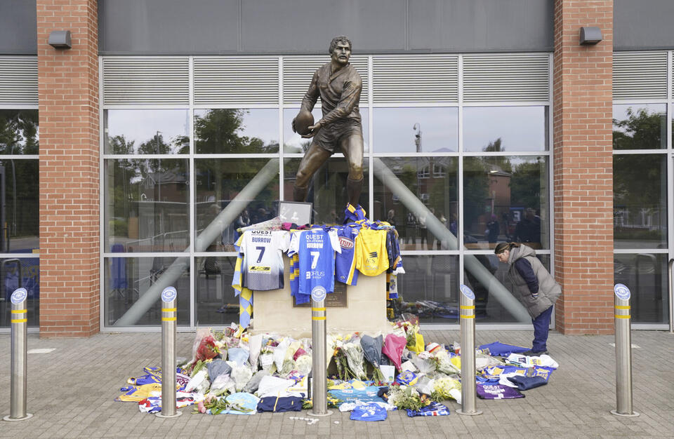 Rugby League Icon And MND Campaigner Rob Burrow Dies At 41 - NewsBreak