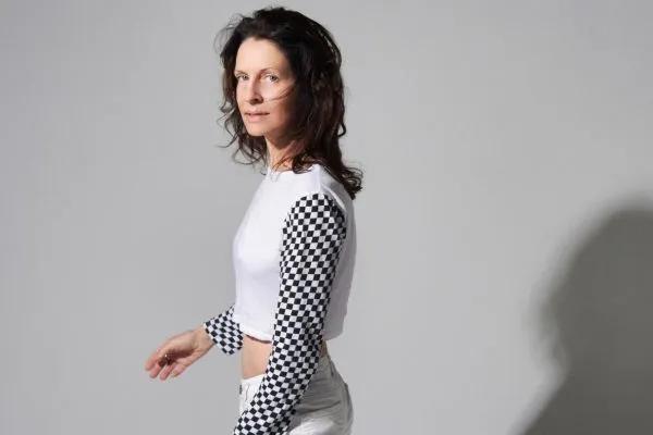 Tracy Bonham Releases New Christmas Song “Un-F*k This F*kt Up Christmas ...