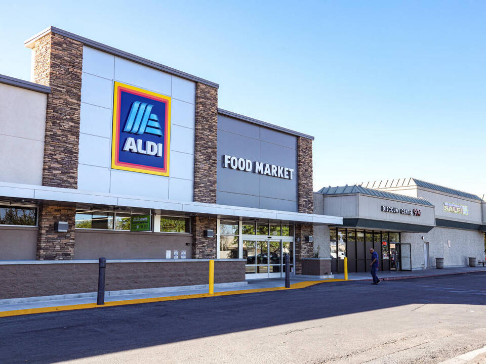 Aldi's Super-Cute $4 Ceramic Christmas Tree-Shaped Mugs are a Holiday Hit