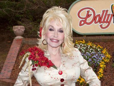 National Treasure Dolly Parton Speaks Out on Dollywood Vacations After Urgent Resort Closure