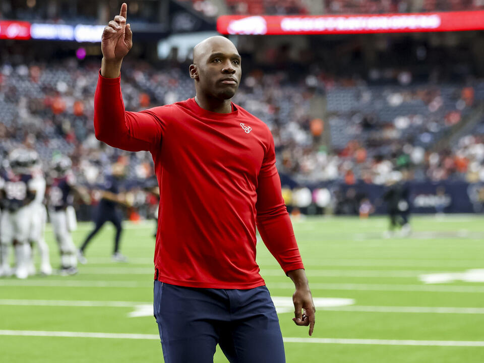 Texans' DeMeco Ryans wins so much more than just a game against Browns