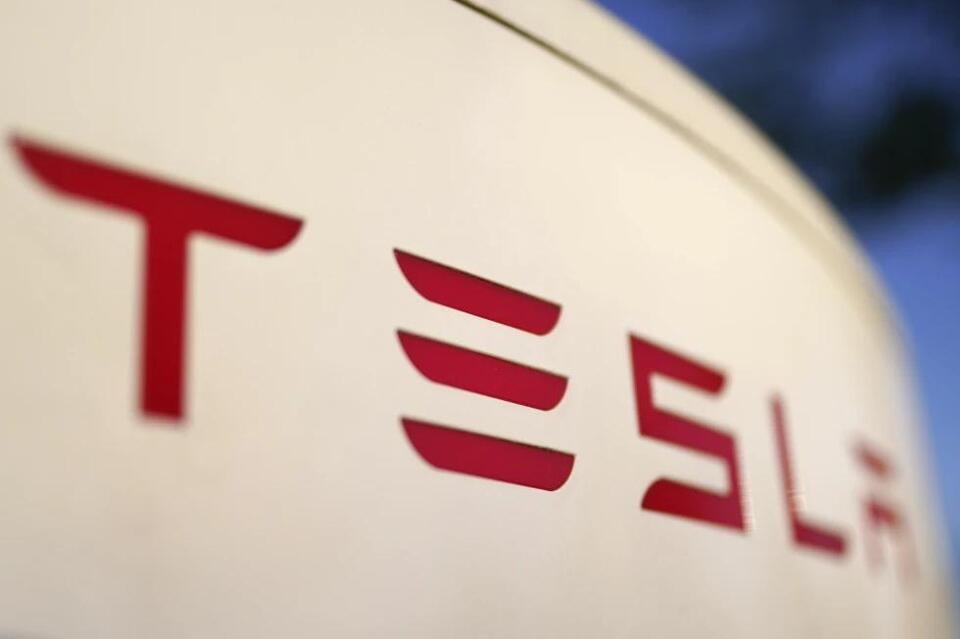 Tesla settles lawsuit over man’s death in a crash involving its semi ...