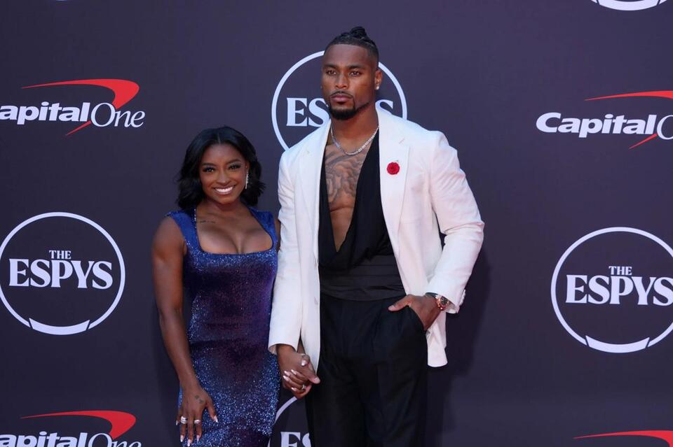 Simone Biles Reacts As Her Husband Jonathan Owens Pays Tribute To His ...