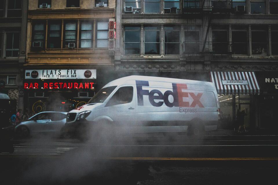 FedEx Shift Turns Into Delivery Room as Woman Gives Birth at Work - She ...