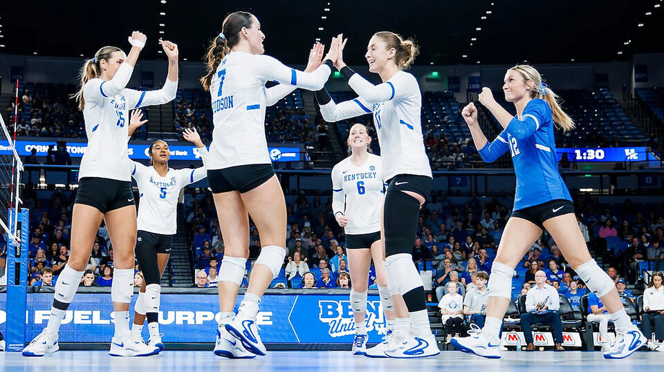 Kentucky Volleyball to face Penn State at historic Wrigley Field ...
