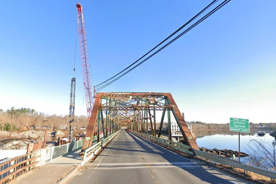 Frank J. Wood Bridge Between Brunswick and Topsham Partially Closing ...