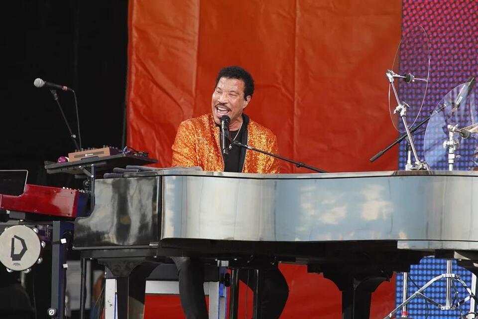 Is Lionel Richie Still Loaded in 2025? The Chart-Topping Star’s Fortune ...