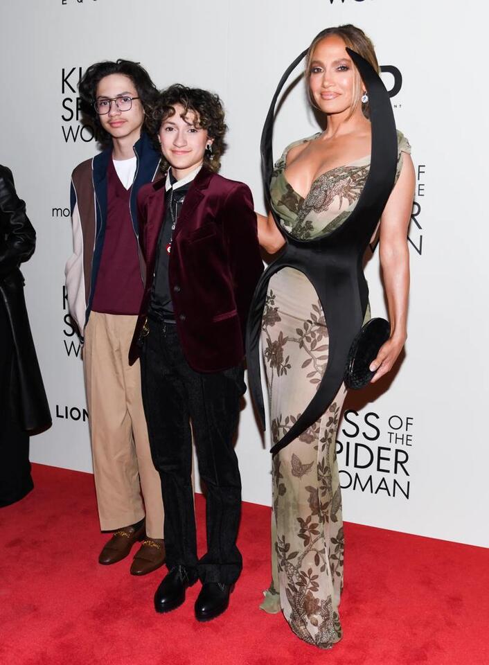 Emme Muñiz Rocked The Fall Velvet Trend While on Red Carpet With Mom ...