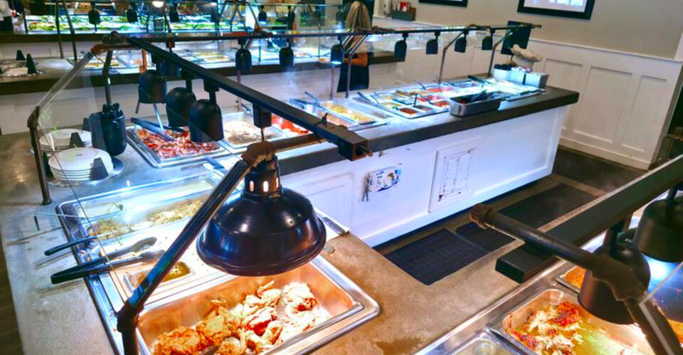 This Legendary Florida Buffet Is So Good, Fans Plan Road Trips Just to ...