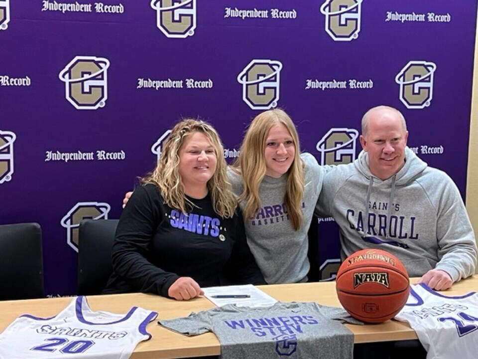 Dillon's Halle Fitzgerald signs with older sister's rival, Carroll ...