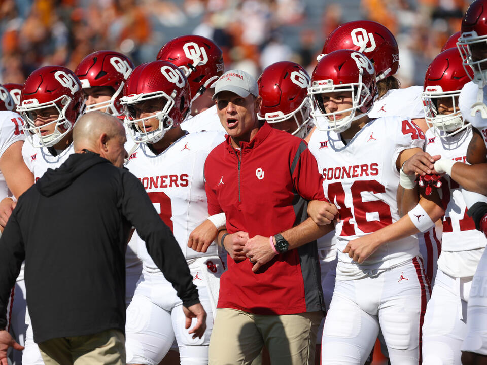Oklahoma Sooners' Keys to the Game in Season Opener Against the Temple Owls