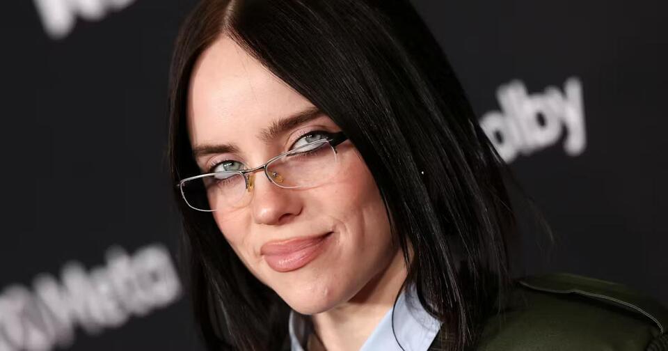 8 Dupes For Billie Eilish’s Go-To Creamy Eyeliner Pencil - NewsBreak