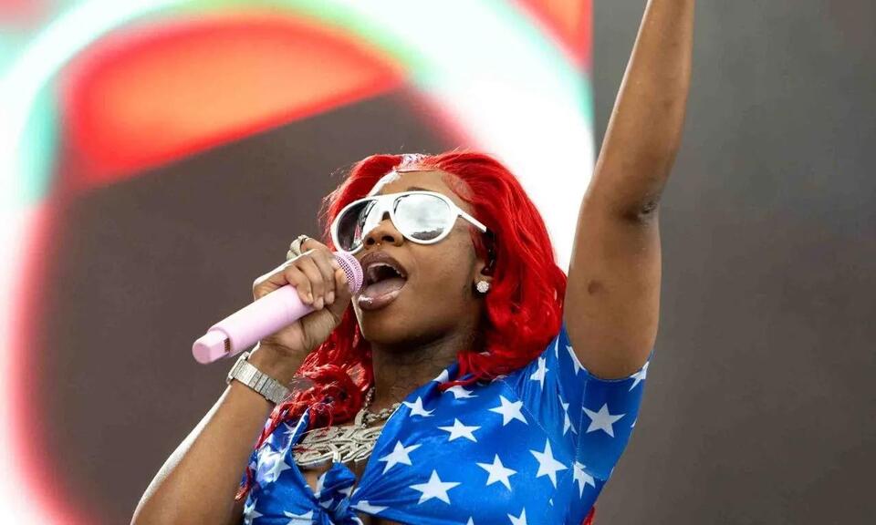Mic On? Sexyy Red Goes Viral After Flexin’ Her Vocals At Rolling Loud ...