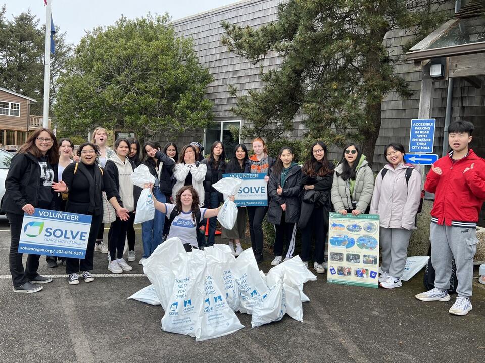 SOLVE invites volunteers to register for their annual Oregon Spring Cleanup