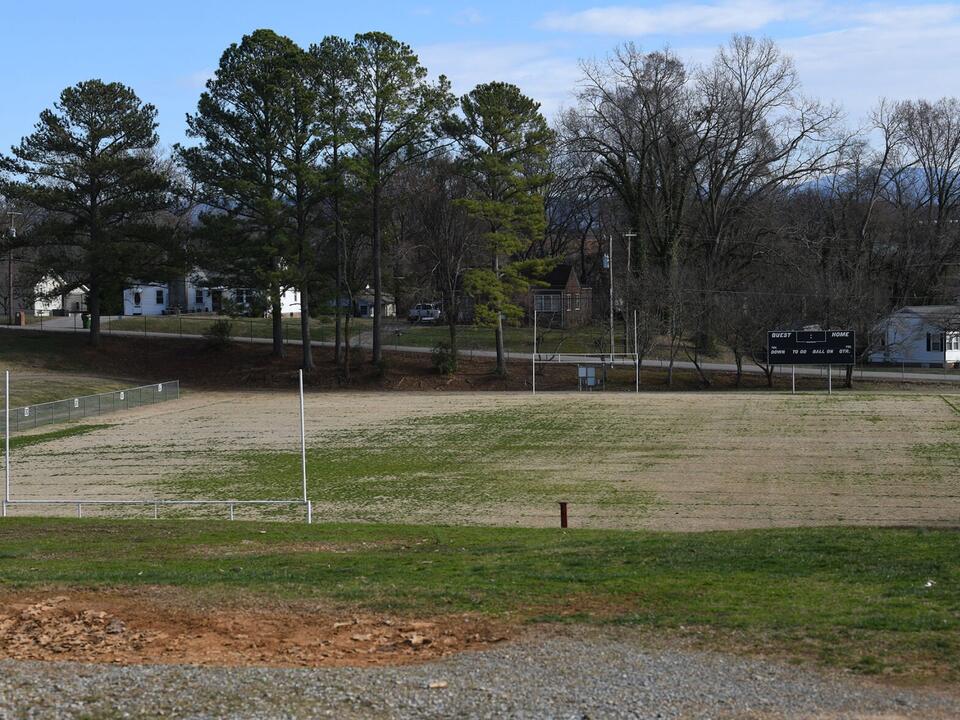 Blount commission considering $1.6 million for Everett Recreation Center turf, lights