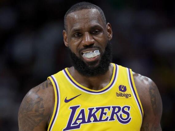 LeBron James postgame interview: Lakers star rips refs, walks out of ...