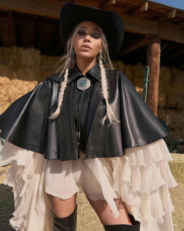5 Ways to Wear Capes, One of Spring 2026’s Biggest Trends - NewsBreak